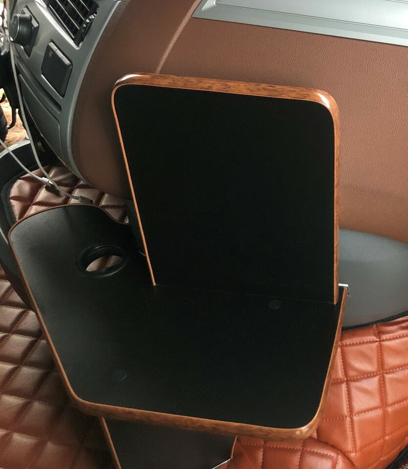 LKW-Zubehör - Gardinen, Sitze, Schmutzfänger, Fußmatten ...